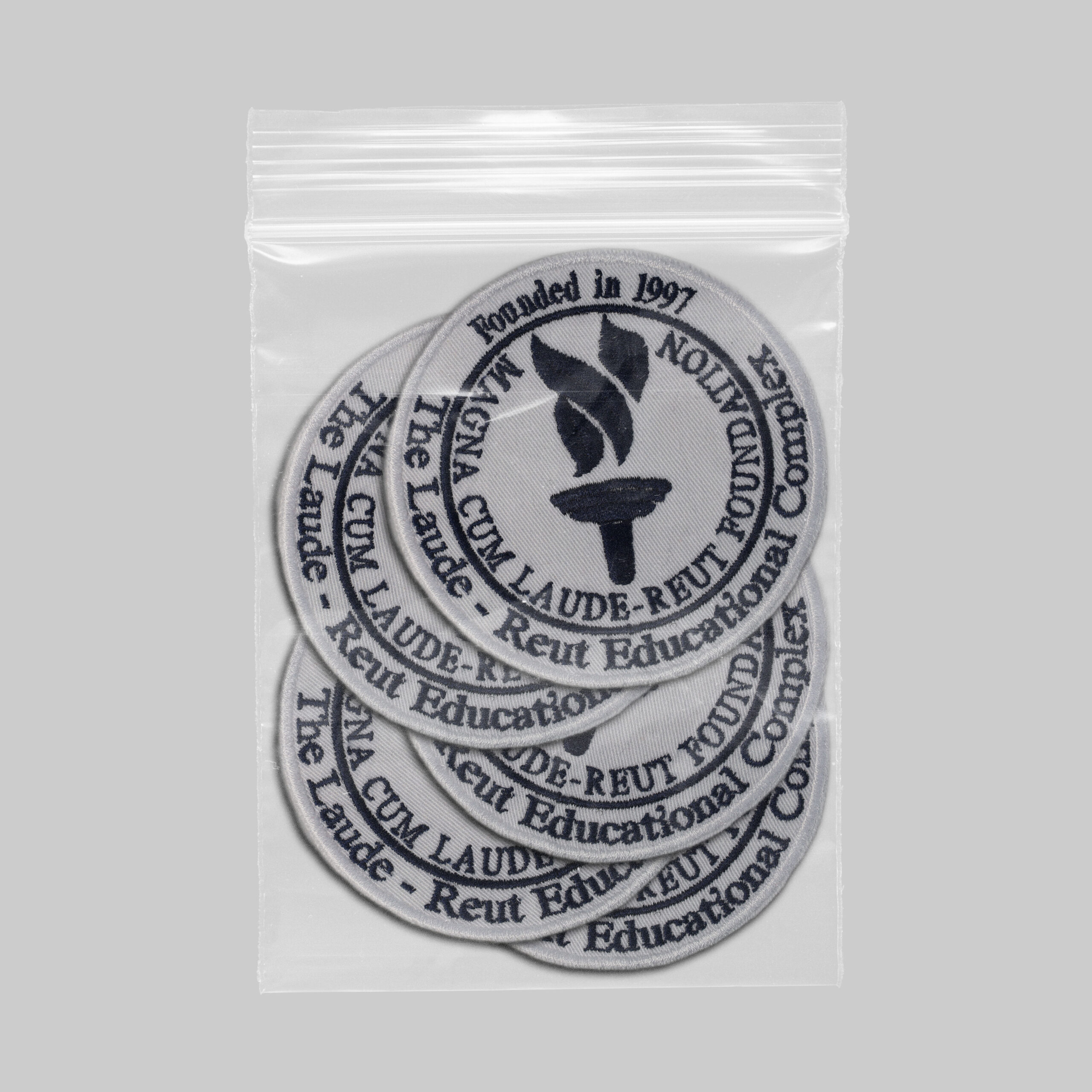 Set 5 Embleme - Complexul Educațional Laude-Reut - Alb ...